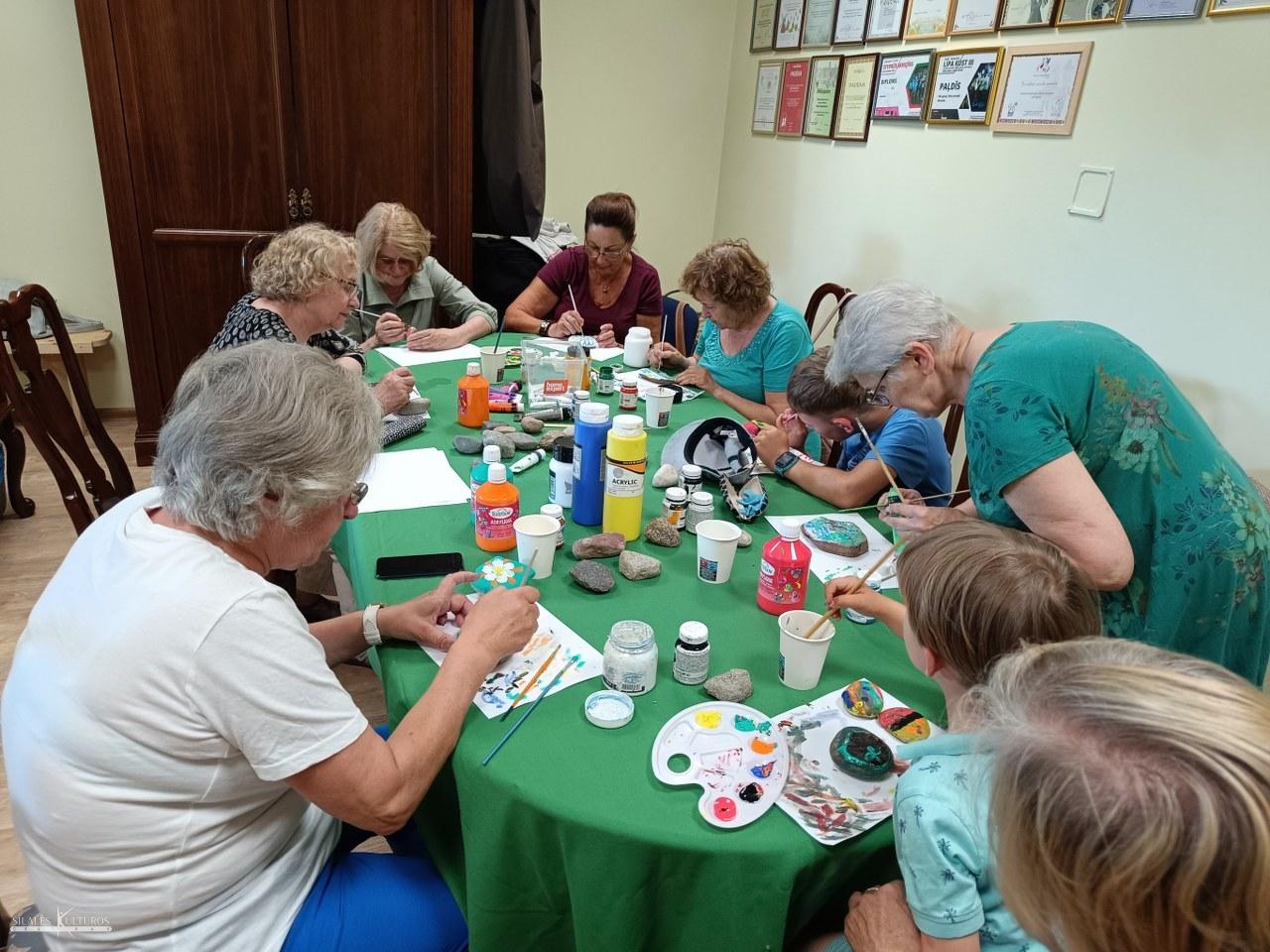 Edukacinė – kūrybinė valanda „Piešimas ant akmenukų“ - Šilalės kultūros centras